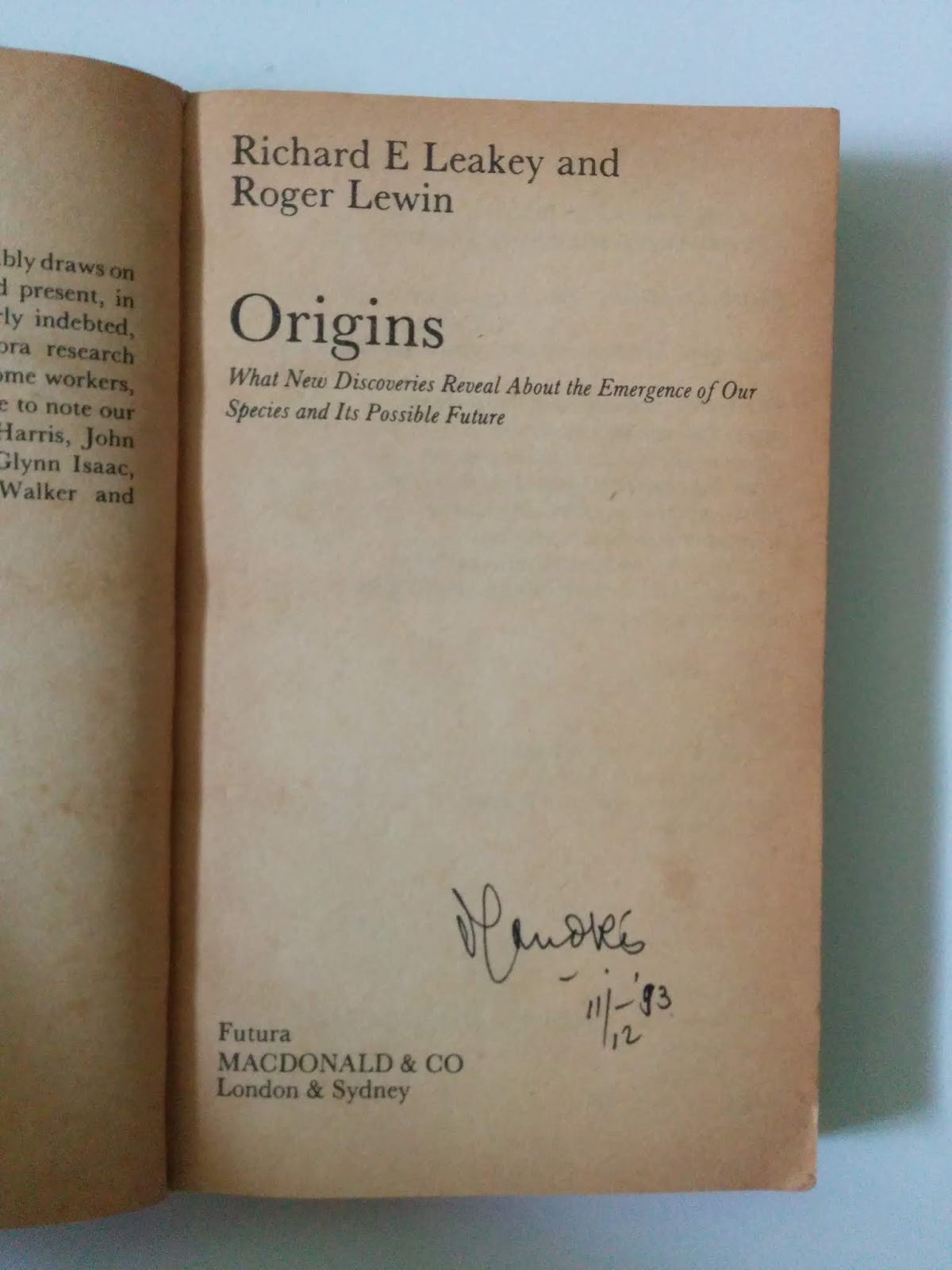 Origins by Richard E. Leakey And Roger Lewin | Aksiku Toko Buku Bekas ...