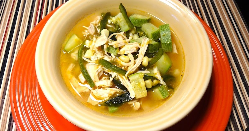 Sopa de Pollo con Elote y Calabacitas - Mi Cocina Rápida