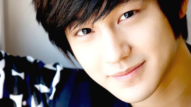 myprom15e : [Wallpaper] Kim Bum
