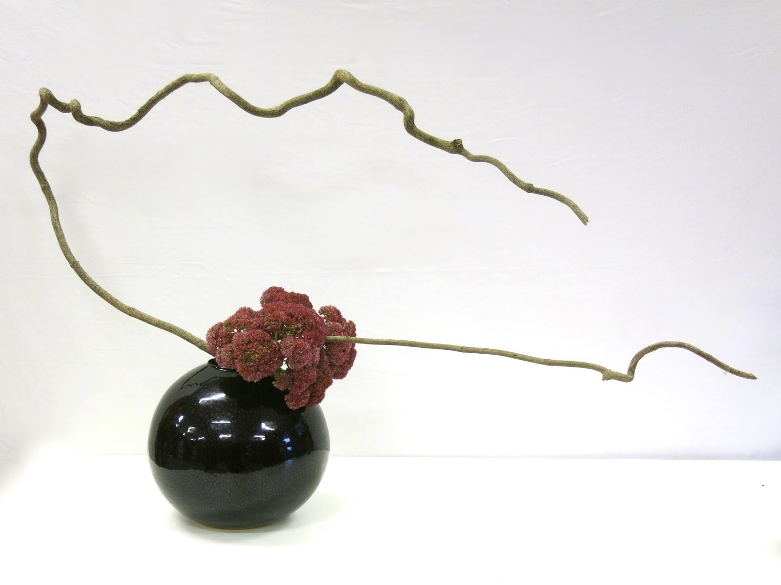 ROADSIDE IKEBANA: LINE, MASS...and LILIES