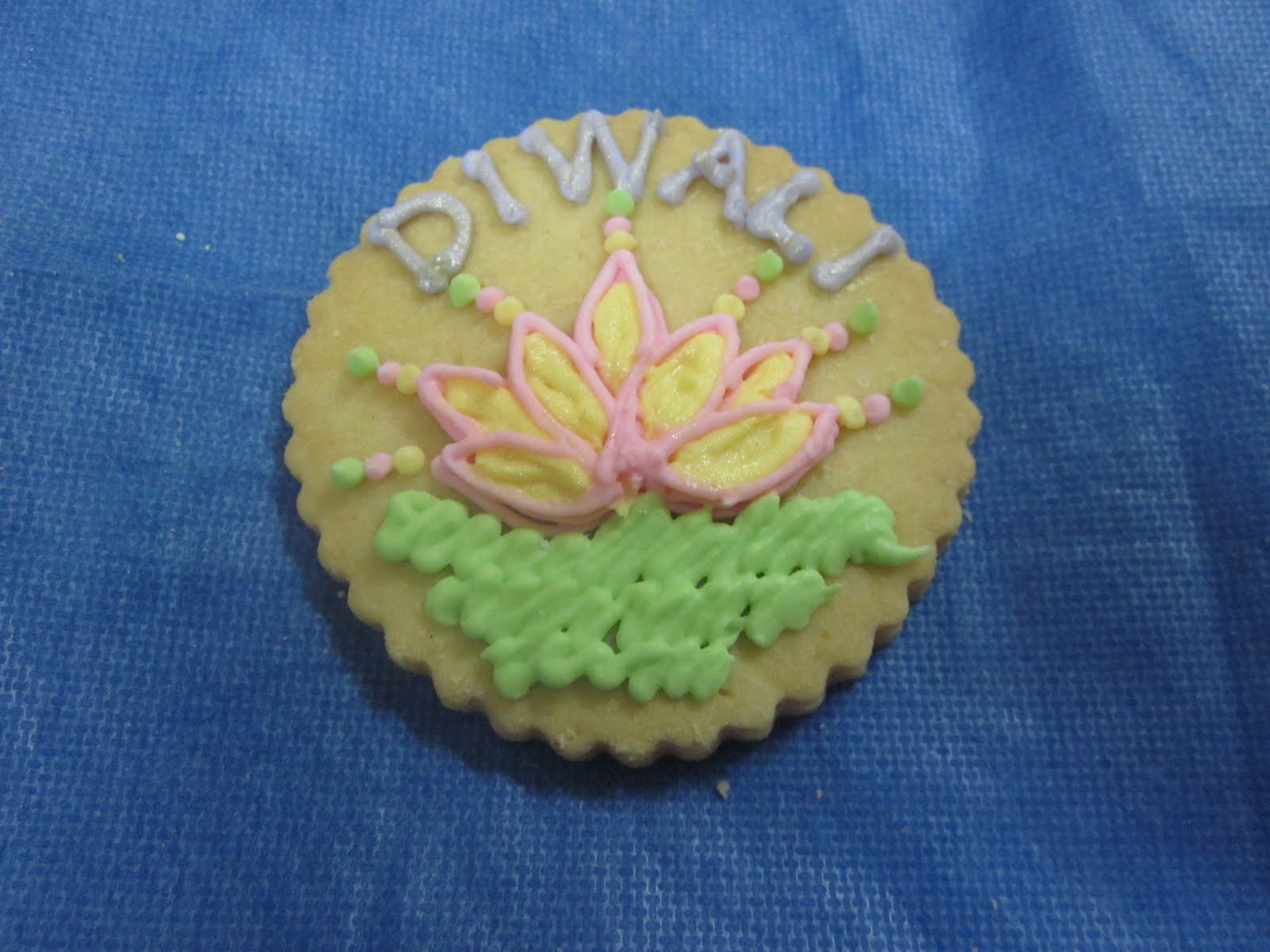 Sweet-Treatz: Deepavali Sugar Cookies