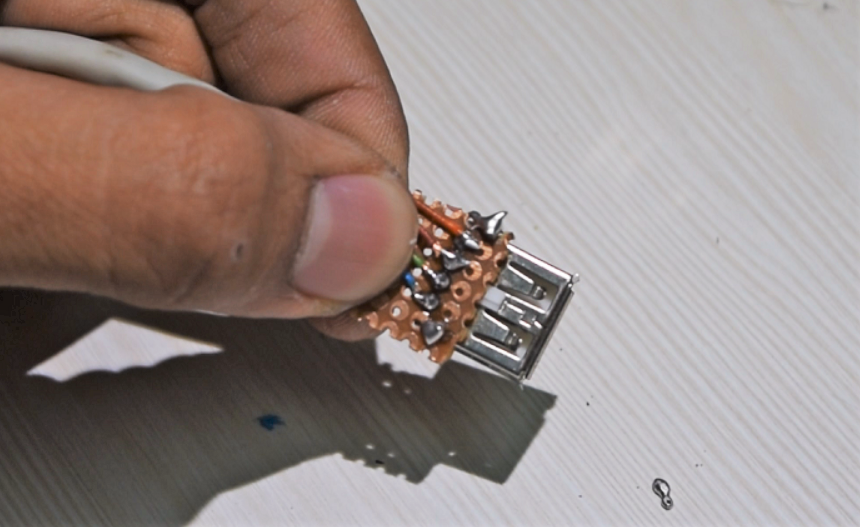 Curkit: DIY USB extension cable.