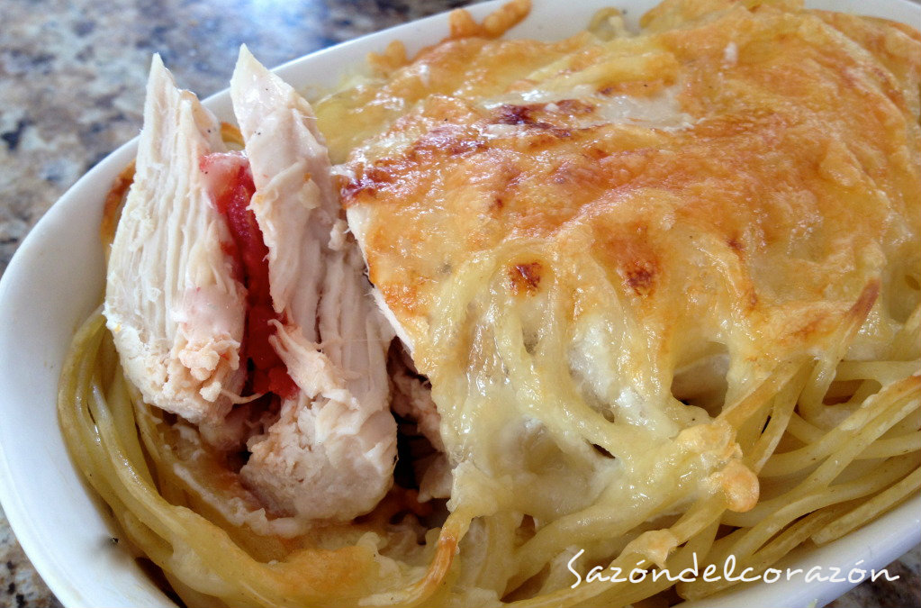 Sazón del corazón: Pollo con spaghetti al horno