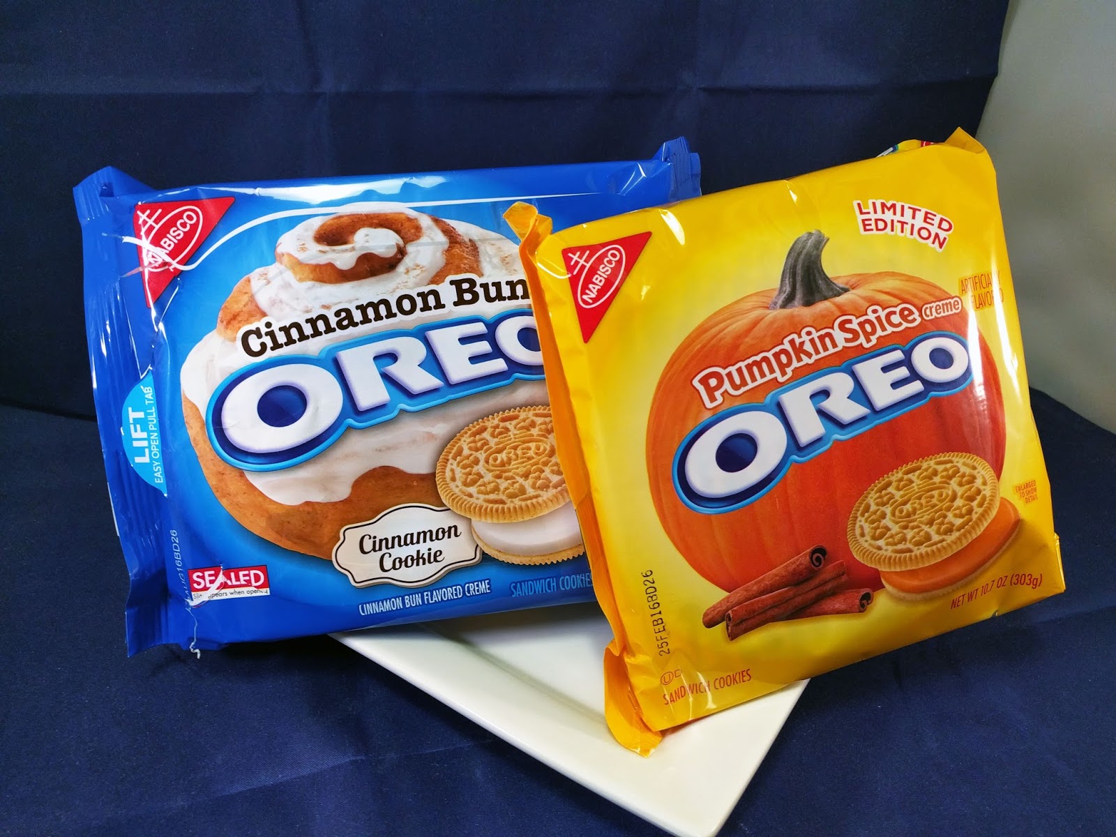 The Food Kingdom: Oreo Week, Day 3: Pumpkin Spice Oreos