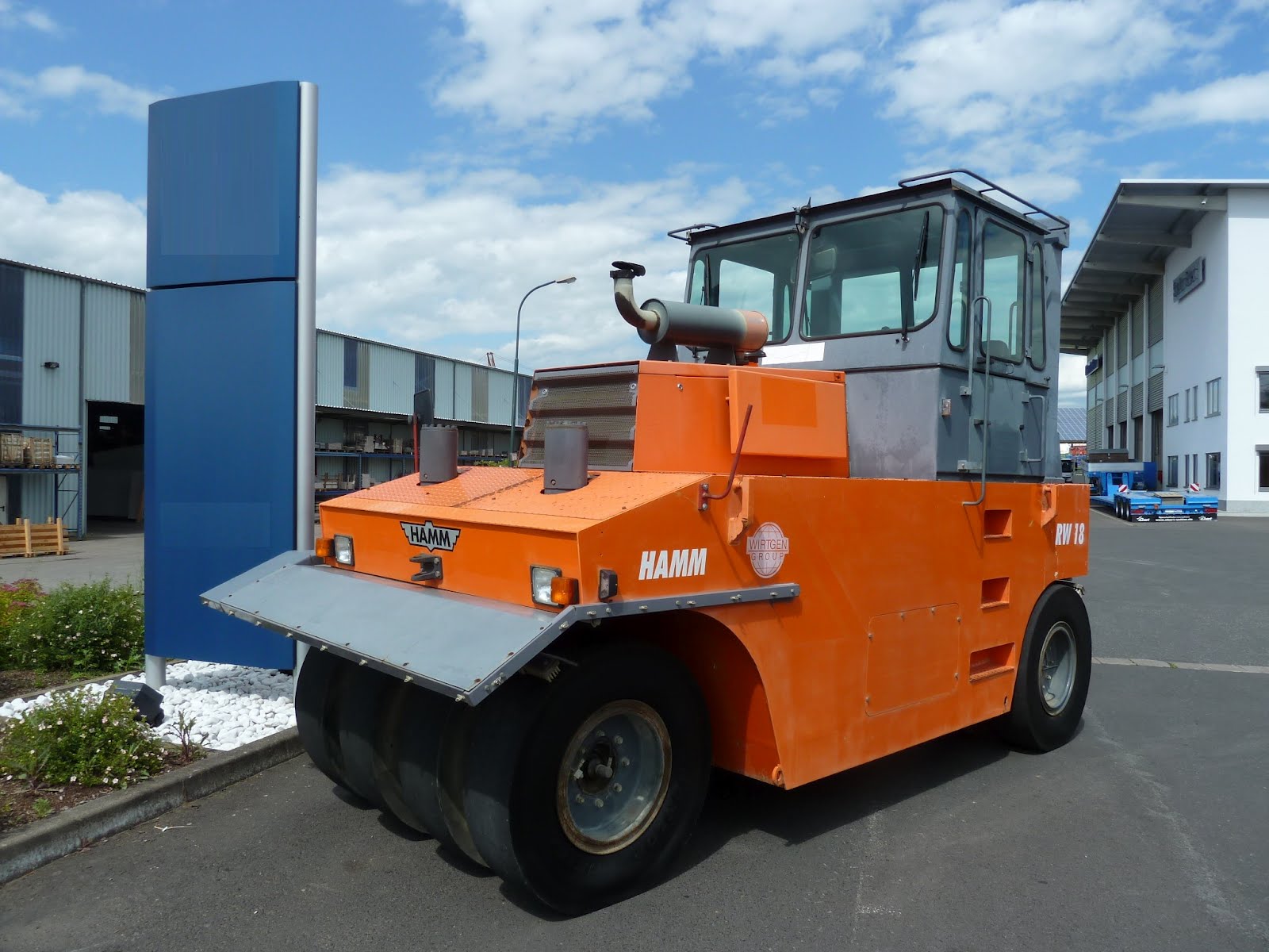 Cilindru compactor pe pneuri Hamm GRW18 Second-Hand 41600 Euro