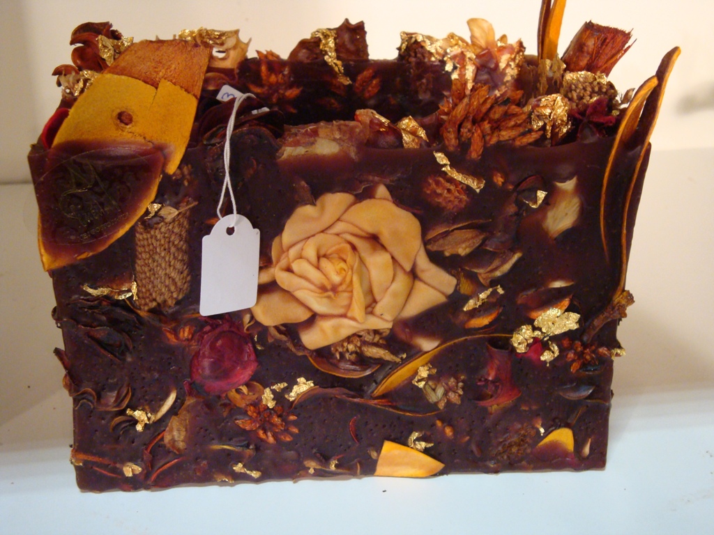 ΚΕΡΙΑ ΧΕΙΡΟΠΟΙΗΤΑ .......... CANDLES HAND MADE: Κεριά με διάφορα υλικά