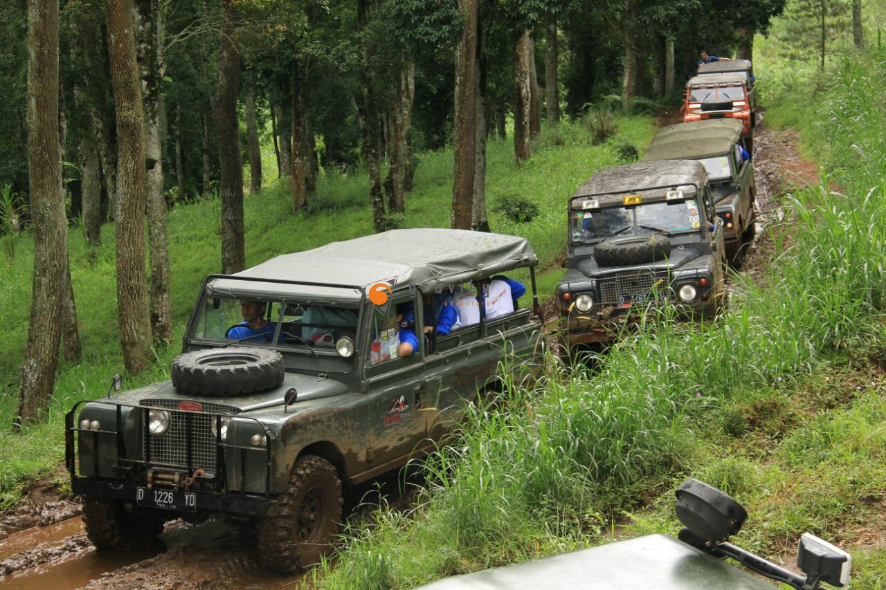 PAKET WISATA OFFROAD CIKOLE LEMBANG BANDUNG PALING ASYIK...