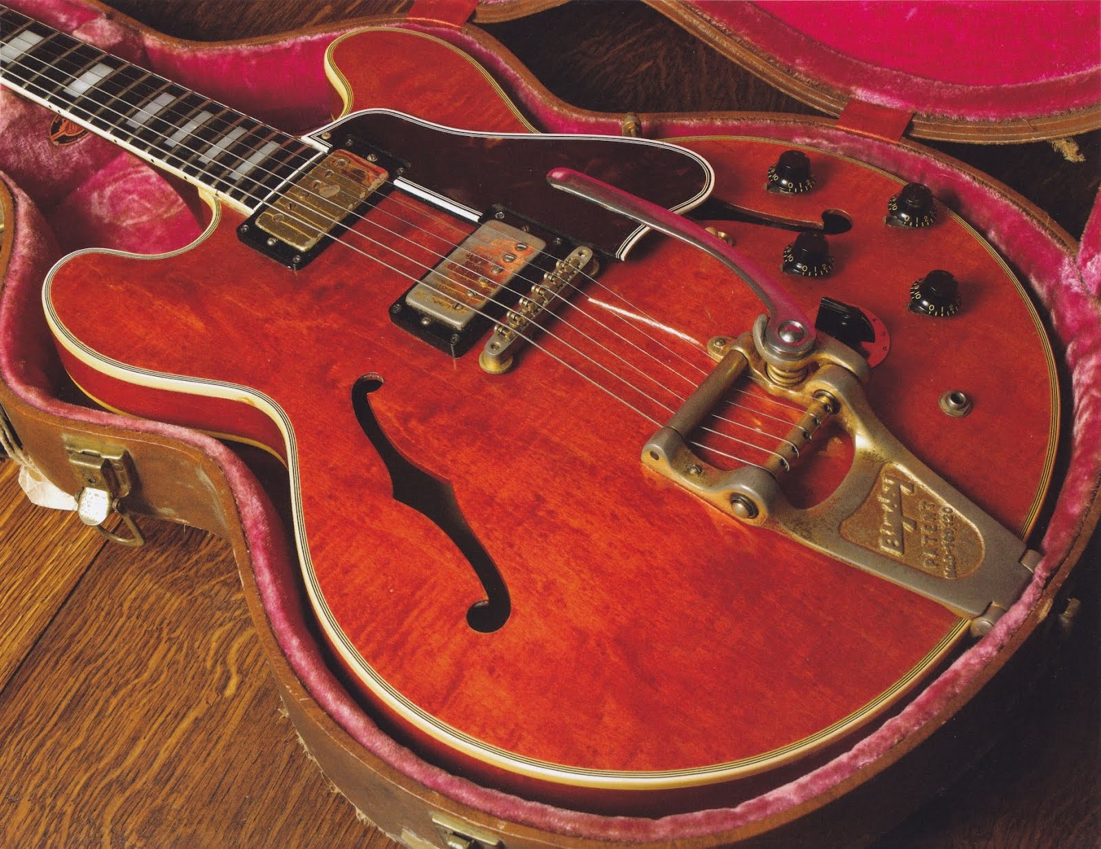 Johnny Marr's ES-355 | Johnny marr, Vintage electric guitars, Cool guitar