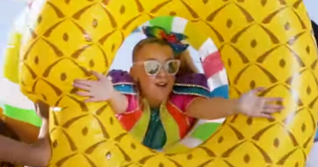 NickALive!: Behind The Scenes Of JoJo Siwa's New Music Video, 'It's ...