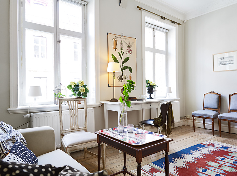 Keltainen talo rannalla: Kaunis yksiö ja sisustuskuvia