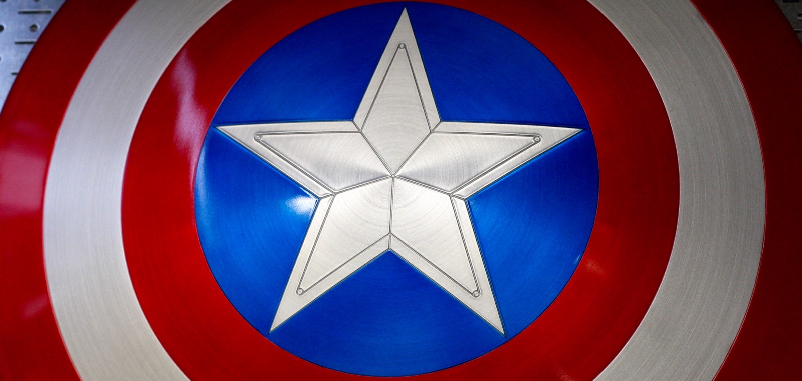 GEEK DIY BAM!: MARVEL CAPTAIN AMERICA 1:1 REPLICA SHIELD WALL DISPLAY ...