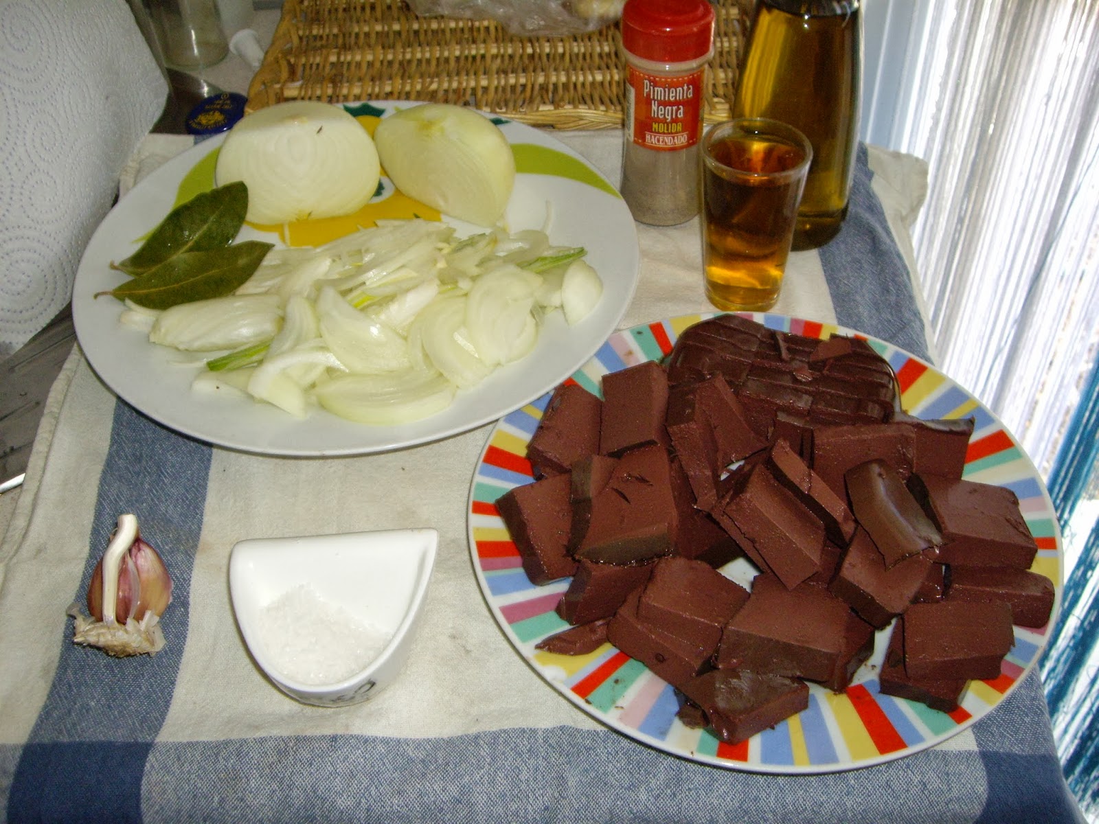 Las recetas de Ramoni: Sangre encebollada.