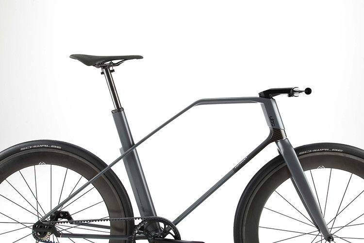 Alchemist: a magical world of bikes!: Carbon-fiber bike