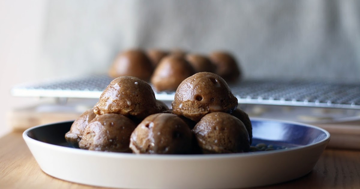 Sevengrams: (BAKED) BITE-SIZE APPLE DONUTS WITH HONEY GLAZE