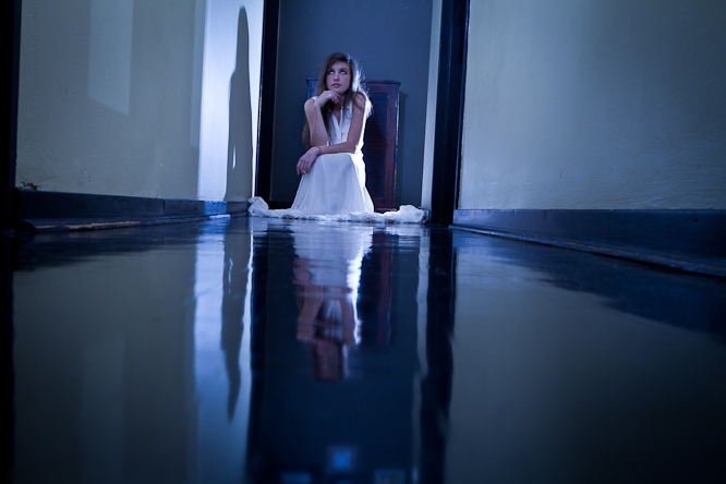 UNPRECEDENTED PICTURES: Courtney Read's Mini Model Photo Shoot