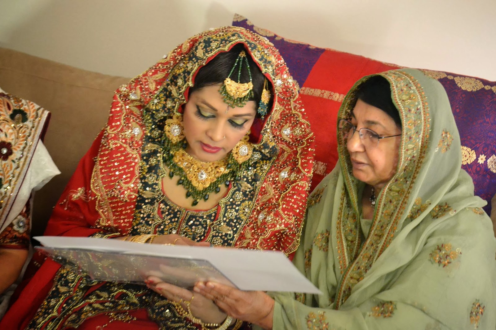 Celebrity Weddings: Actress Bindiya Wedding Pictures