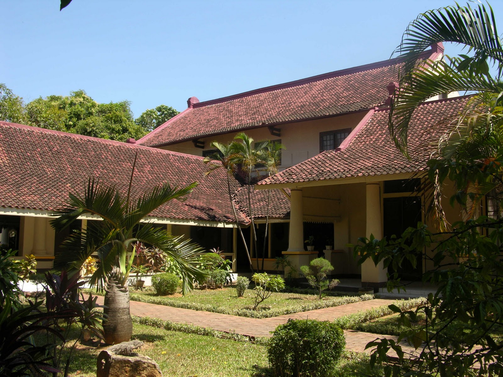 Foto Pendopo Agung Keraton Sumenep