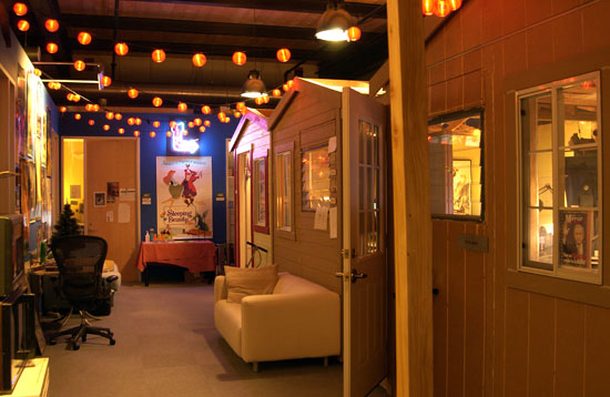 Happy Thoughts Travel Fast (HTTF): Pimp Your Cubicle