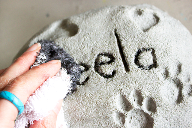 Jules Madden: DIY Pet Memorial Stone