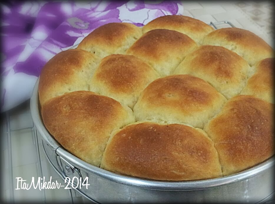 Dapur Griya Khayangan: Roti Bantal Santai (Easy Sweet Bun)