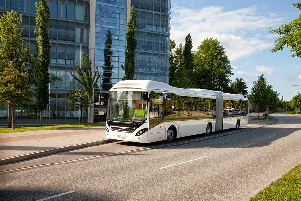 Volvo Bus celebra o sucesso de seus híbridos - Ônibus & Transporte