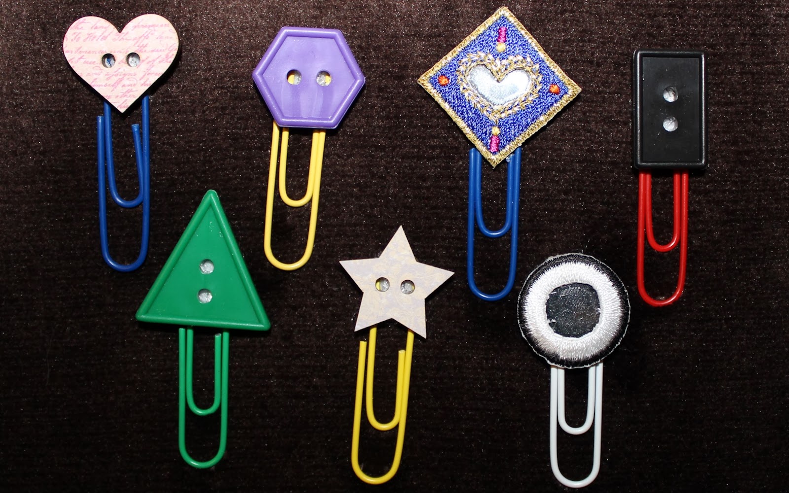 Aira Artistry: Discovering 2014: Button Bookmarks