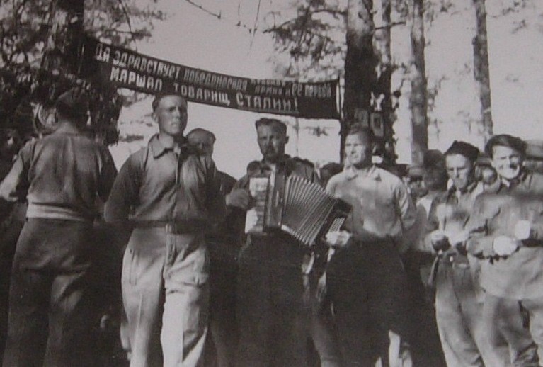 Lars Gyllenhaal: Red Army Girls in Luleå
