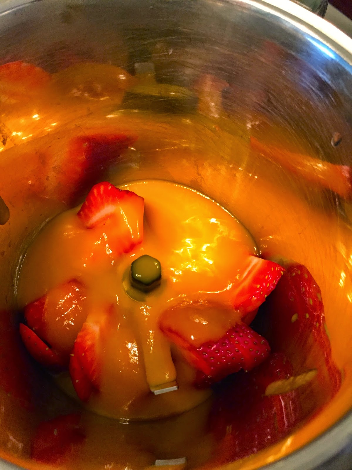 Mango strawberry smoothie | For a Healthy Lifestyle Veggibites