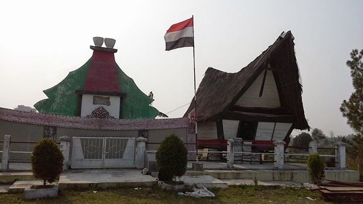 Manurung Sipolin-polin ::.: TAROMBO RAJA NAIRASAON