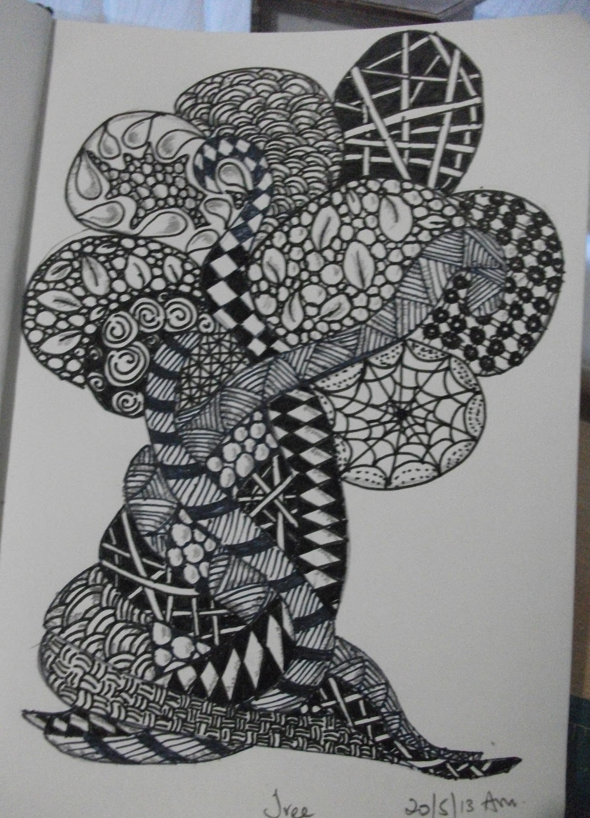 Annie's Crafty Attic: Zentangle tree and shell