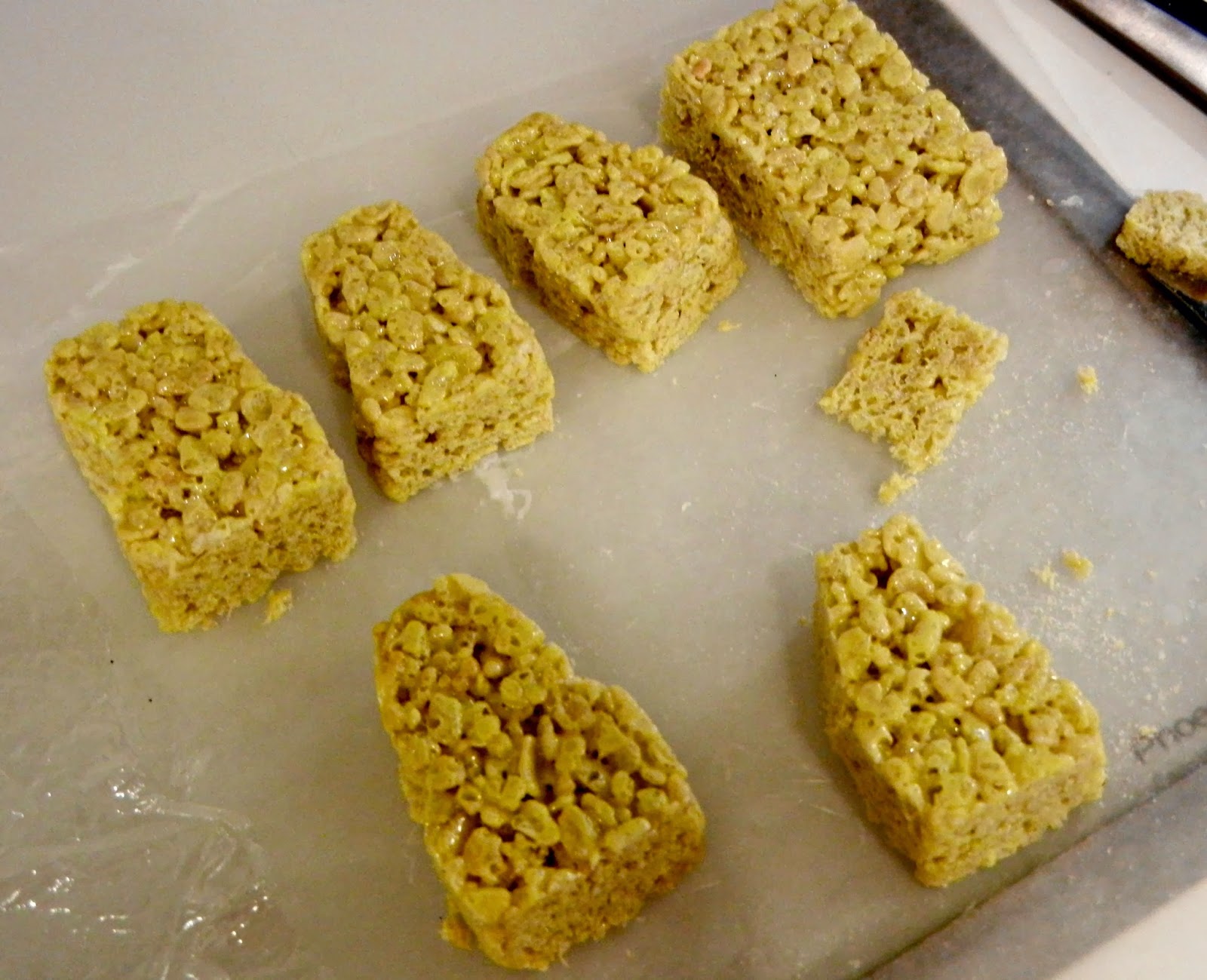 Sugar Swings! Serve Some: The Grinch Cereal Treats