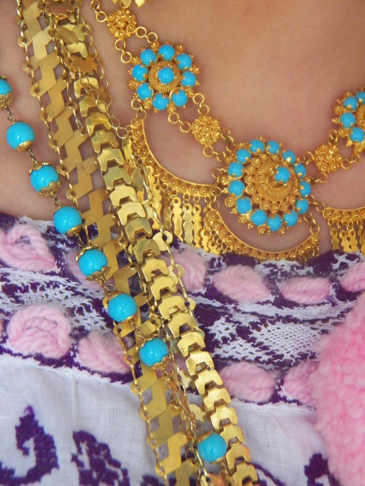 Joyas de la Pollera Panameña.: CADENA MEDIA NARANJA Y/O CABESTRILLO