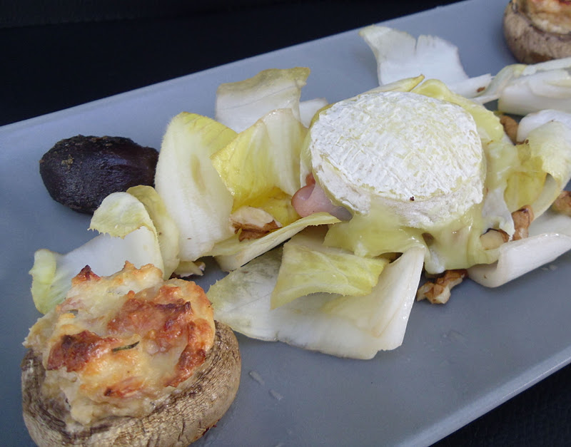 Gourmande ou passionnée...: Salade d'endives au chèvre chaud, pruneau ...
