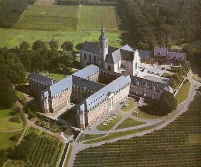 Langzame opmerkingen in een snelle tijd: Een ietsist in het klooster