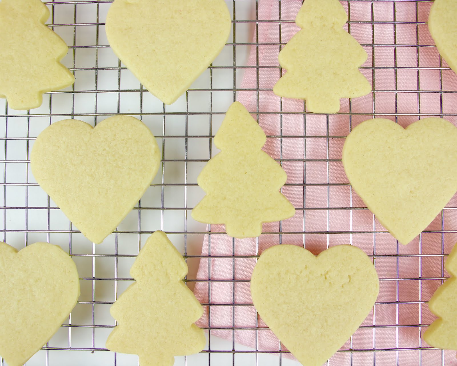 {VIDEO} THE BEST Cut Out Sugar Cookies & Easy Hard Drying Decorating ...