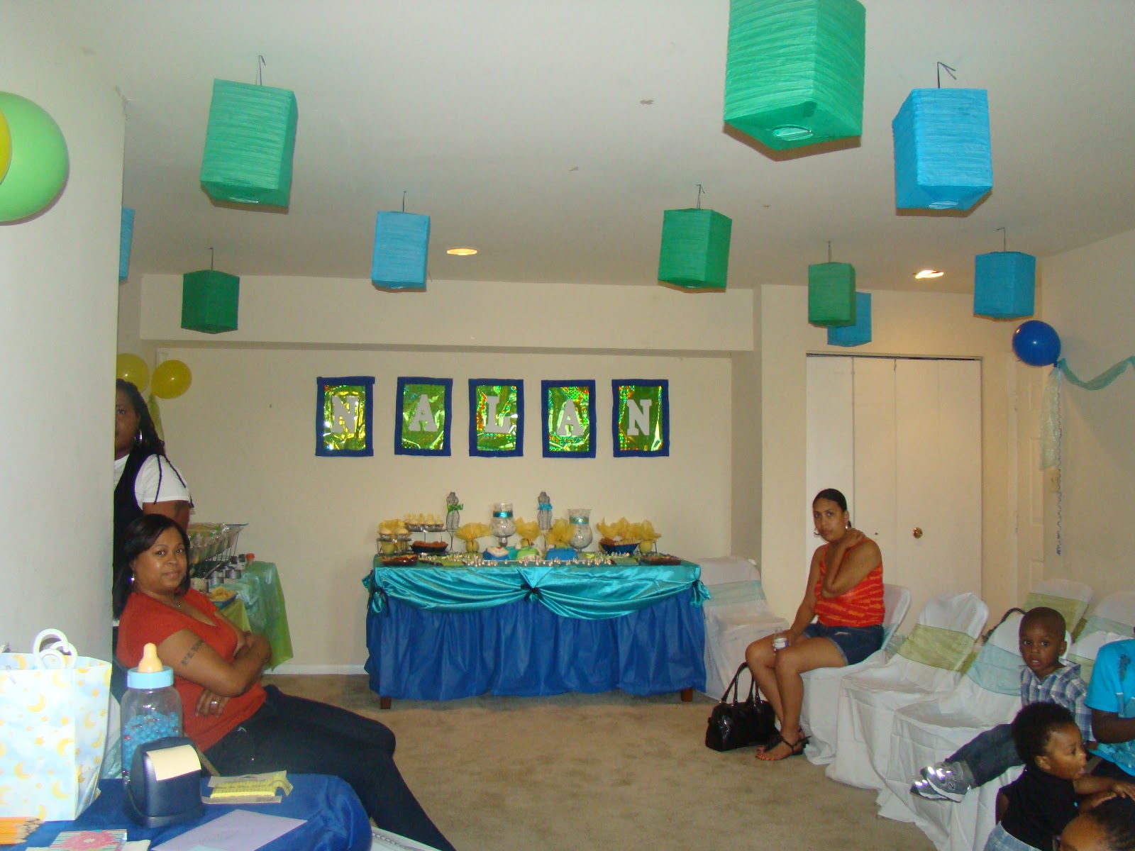 Creative Spacez 4 u: Tori's Lego Baby Shower