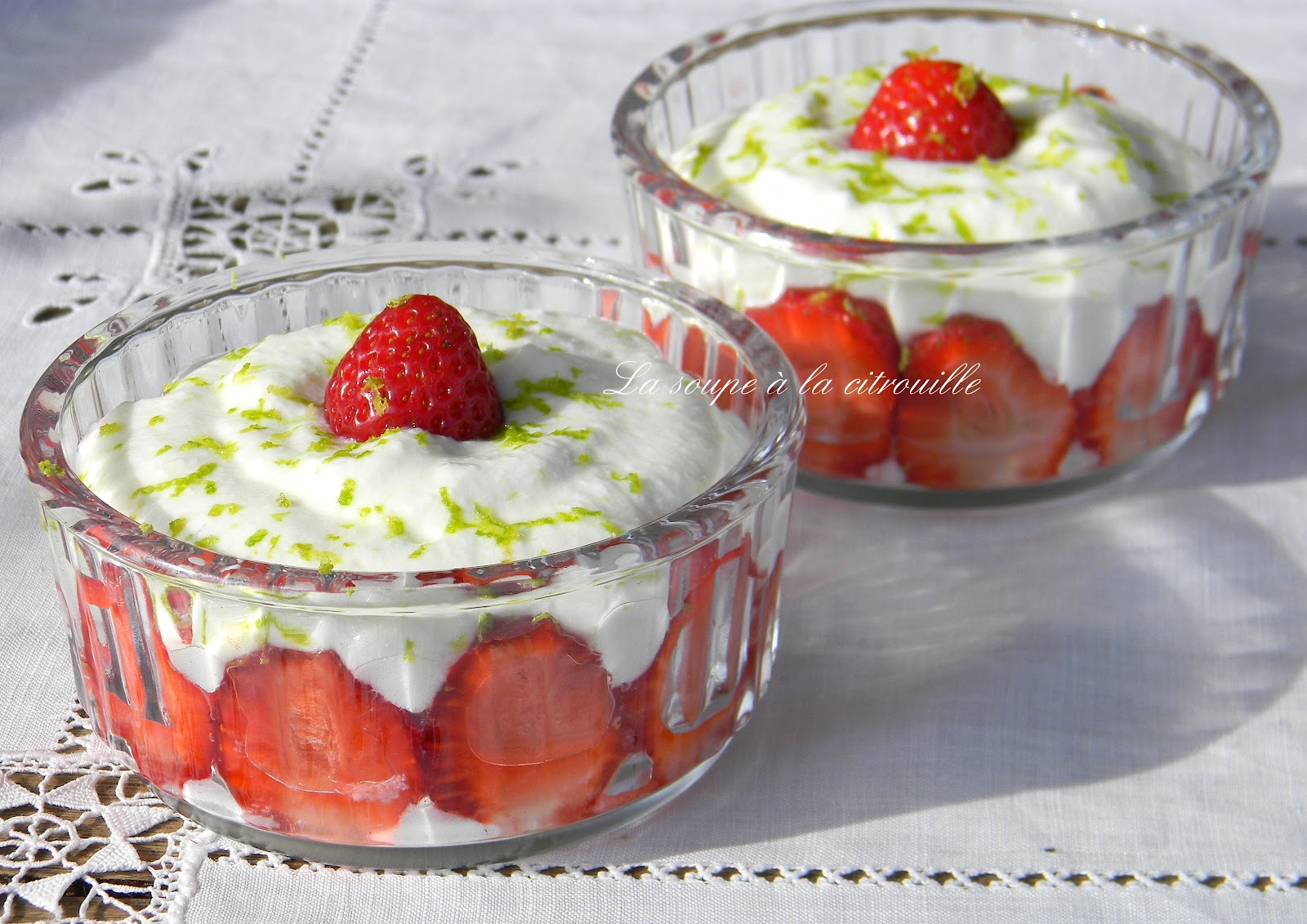 La soupe à la citrouille: Mousse légère au citron vert et aux fraises