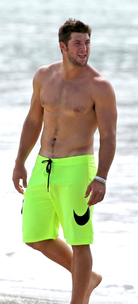 The Randy Report: Tim Tebow on the beach in Hawaii