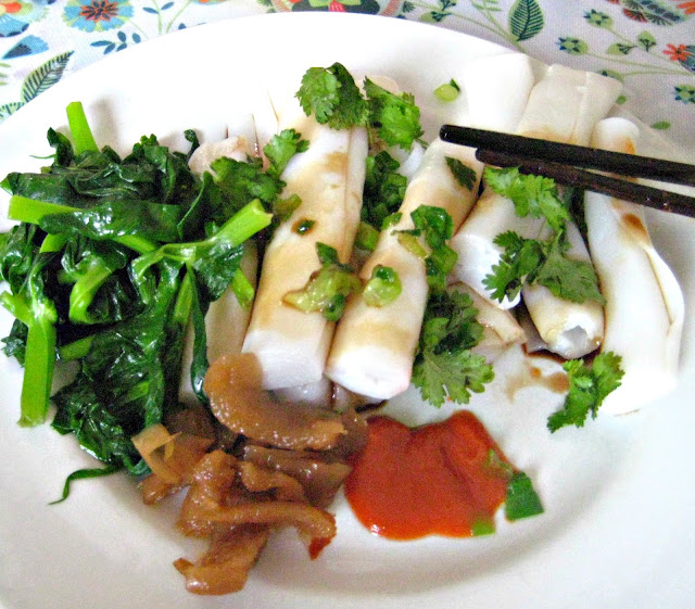 Susan's Savour-It!: Steamed Chinese Rice Rolls...