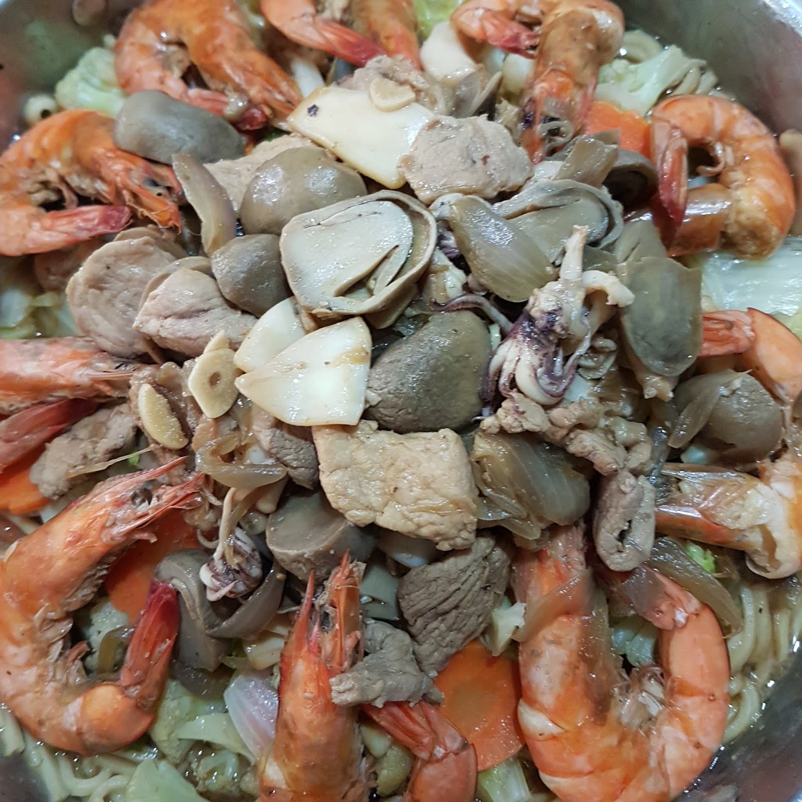 [Recipe] Seafood and meat Pansit Canton - It's all about food