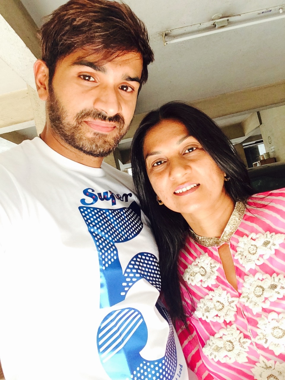 Mrunal Jain is missing his mom Vidya Jain!