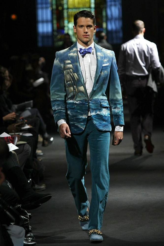 topworth: Eccentric Fashion Week