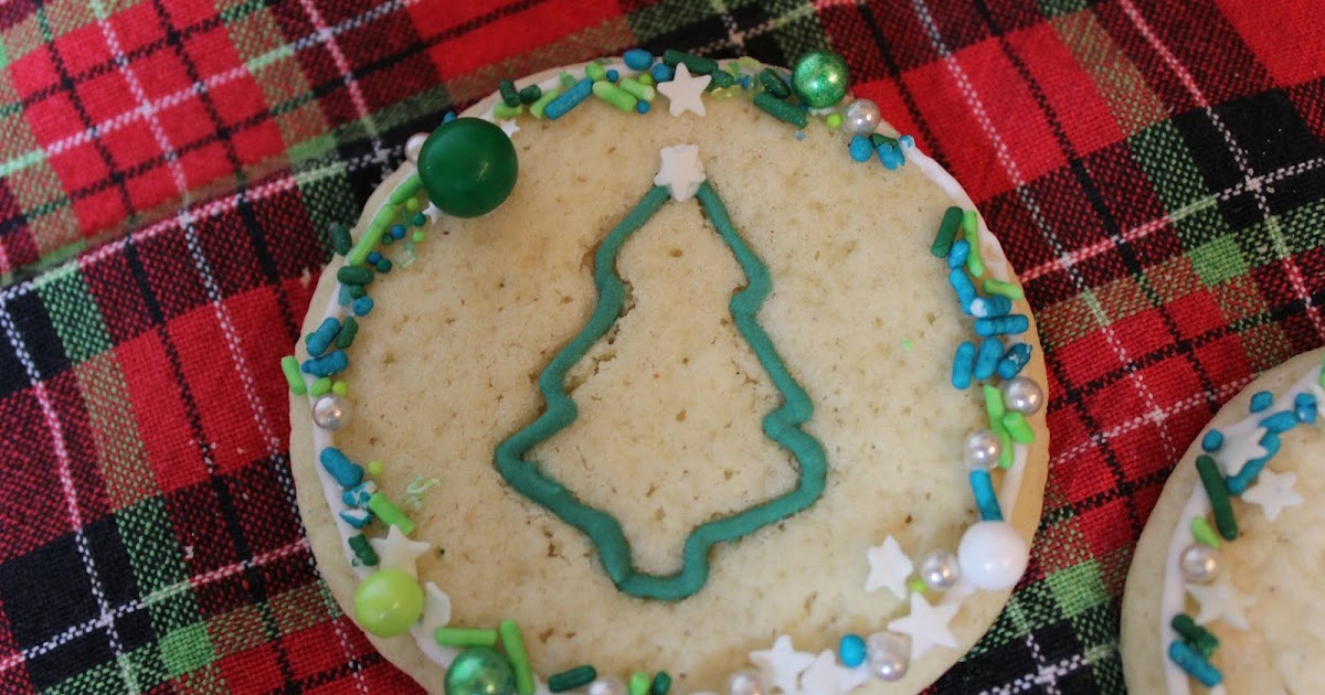 The Freshman Cook: Sour Cream Decorated Cookies / #ChristmasCookies