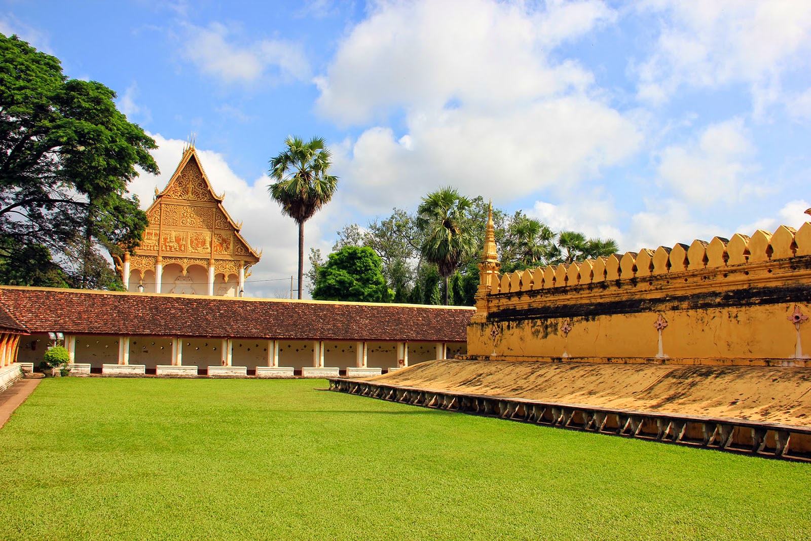 Pha That Luang Temple - Great golden stupa in Vientiane