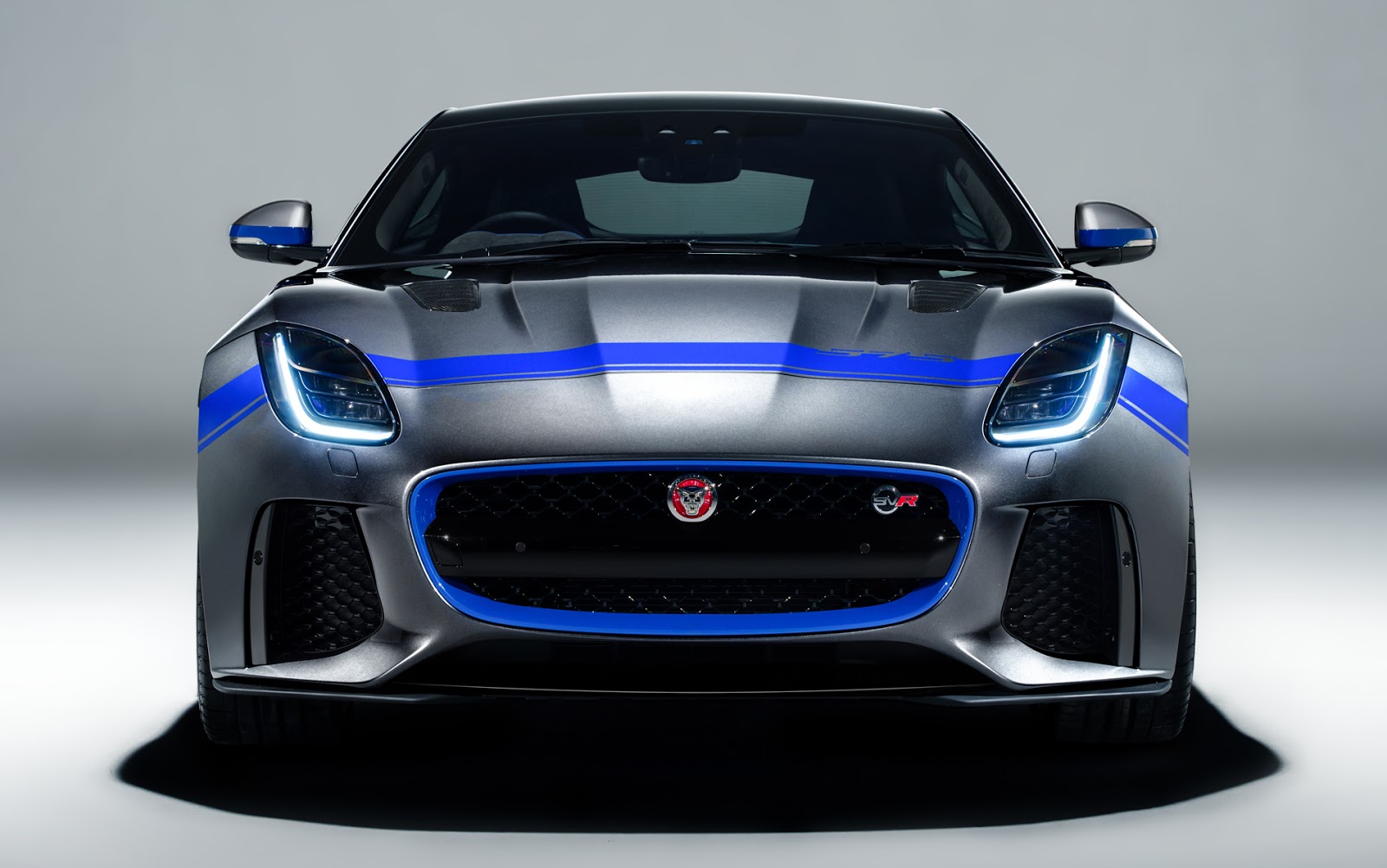Jaguar F-Type SVR 575 tem opção personalização colorida