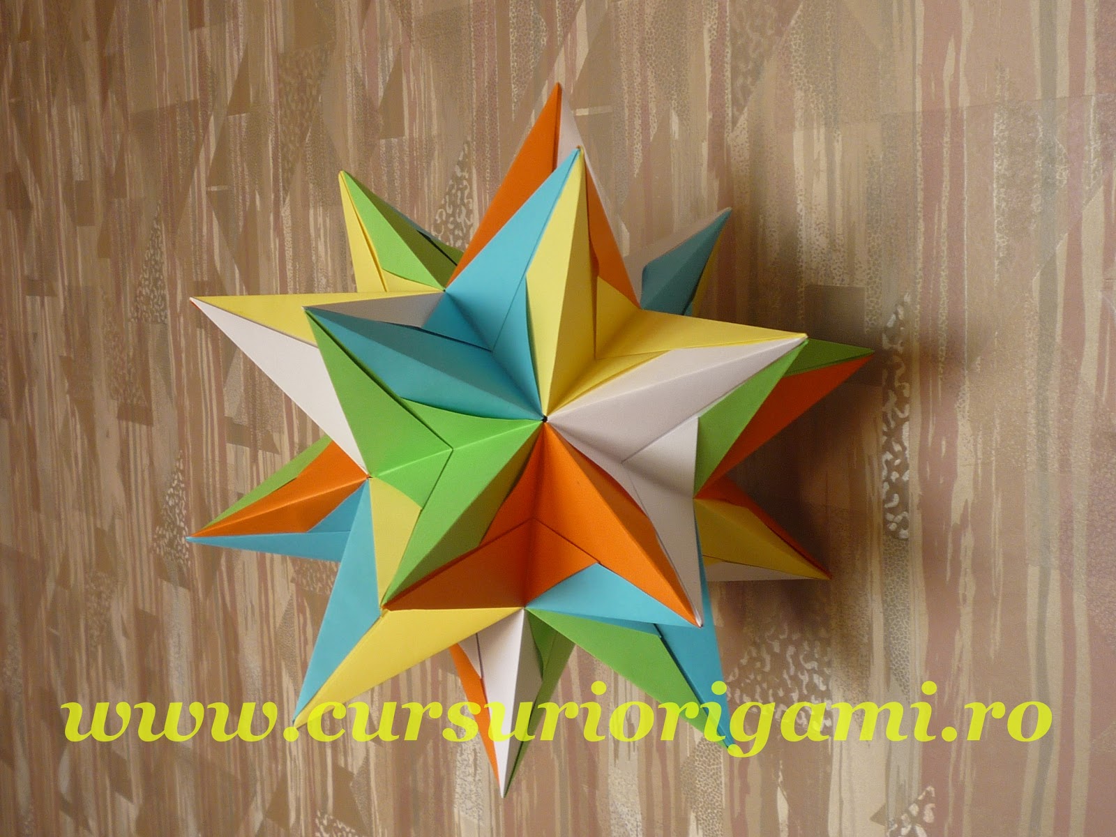 Cursuri Origami: O nouă stea modulară 3D