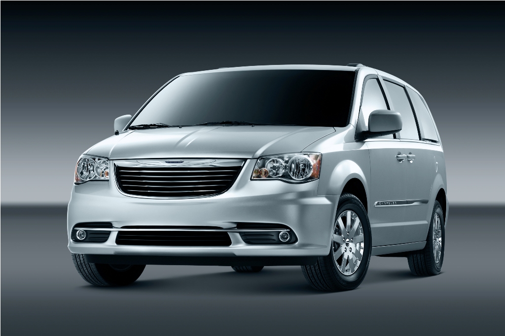 Motorgerais: Minivan da Chrysler estreia nova versão de entrada