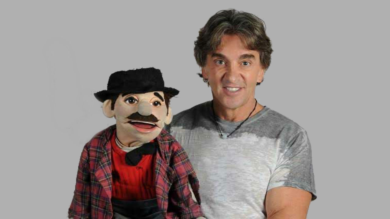 Angélica Italia: Johnny Welch y el Mofles leen su poema, 'La Marioneta ...