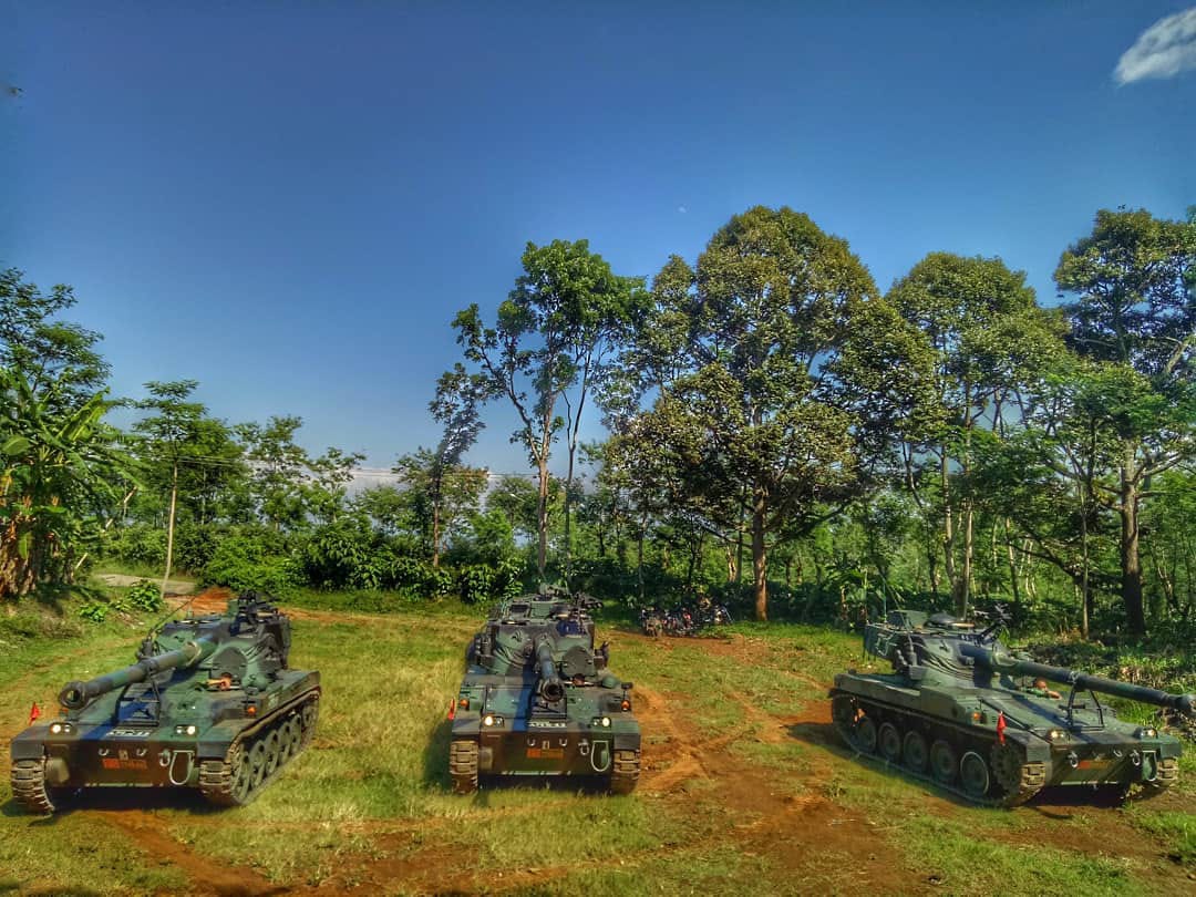 DEFENSE STUDIES: Batalyon Kavaleri 13 Samboja Masih Andalkan 25 Tank