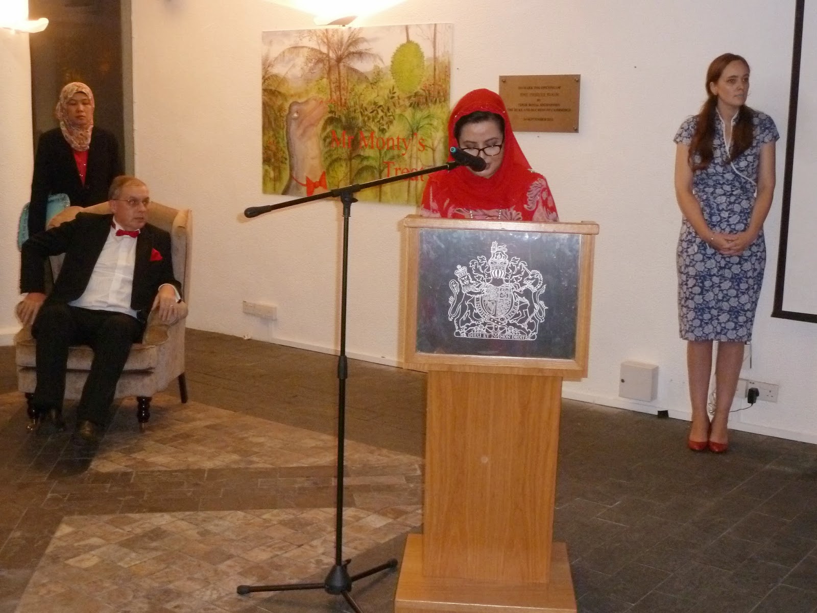 Kee Hua Chee Live!: GAIL FEATHERSTONE, WIFE OF BRITISH HIGH ...